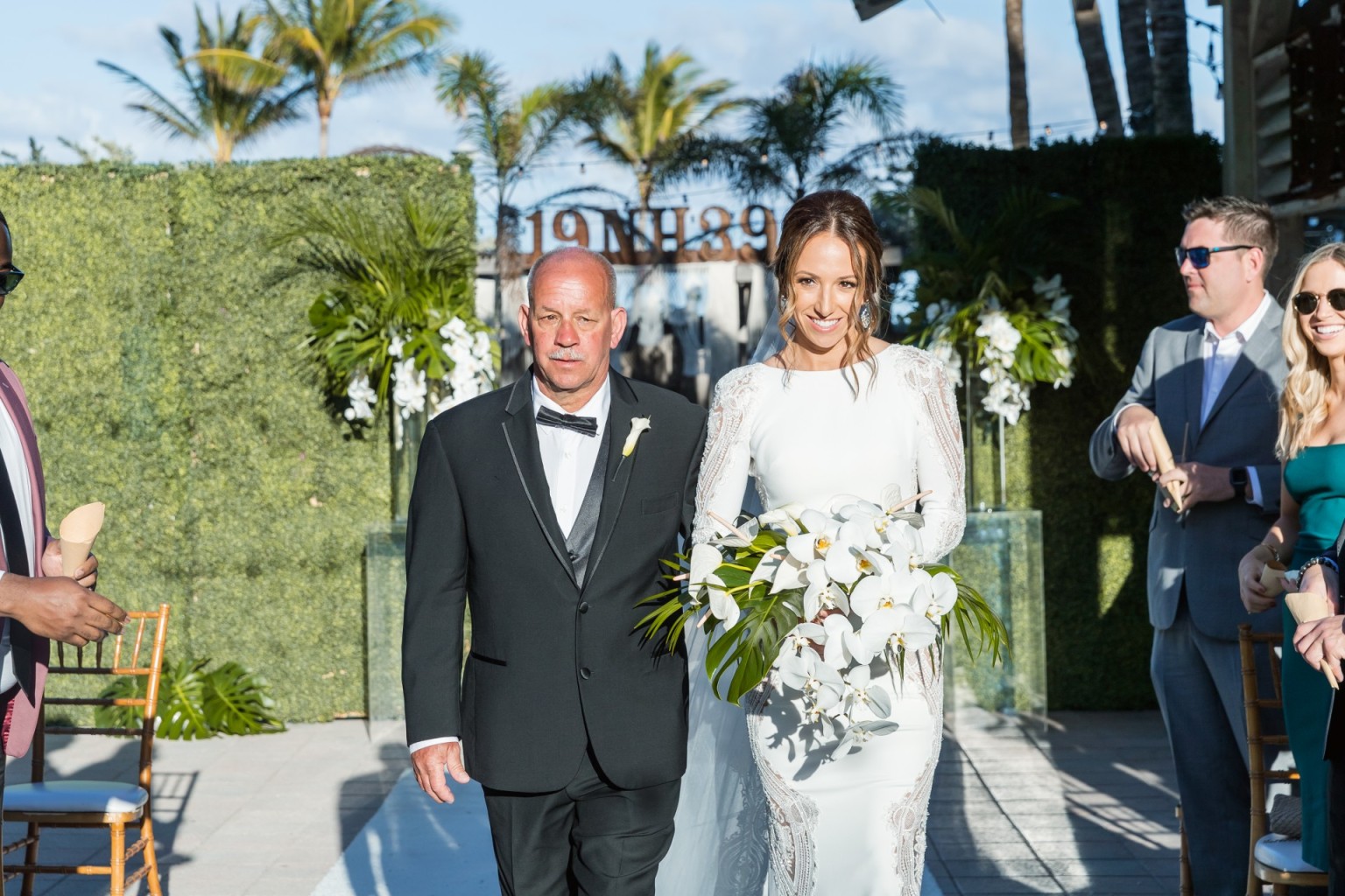 An Elegant Poolside Wedding at The National Hotel in Miami - Wedding ...