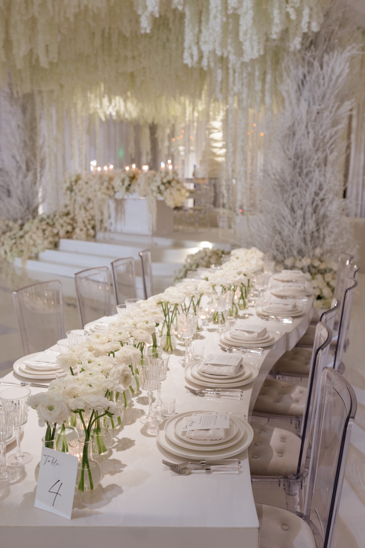 A Magical Winter Wonderland Wedding with an All-White Theme - Wedding ...