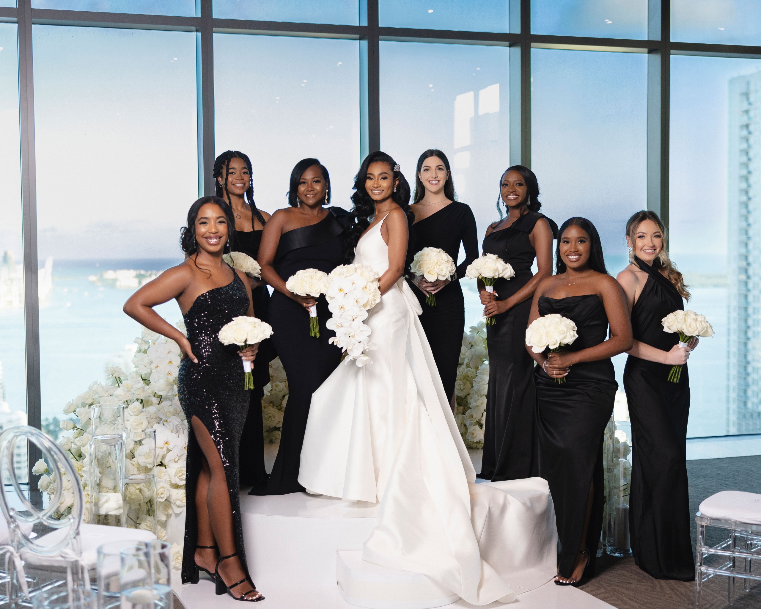 A Modern and Romantic New Year’s Eve Wedding at EAST Miami - Wedding ...