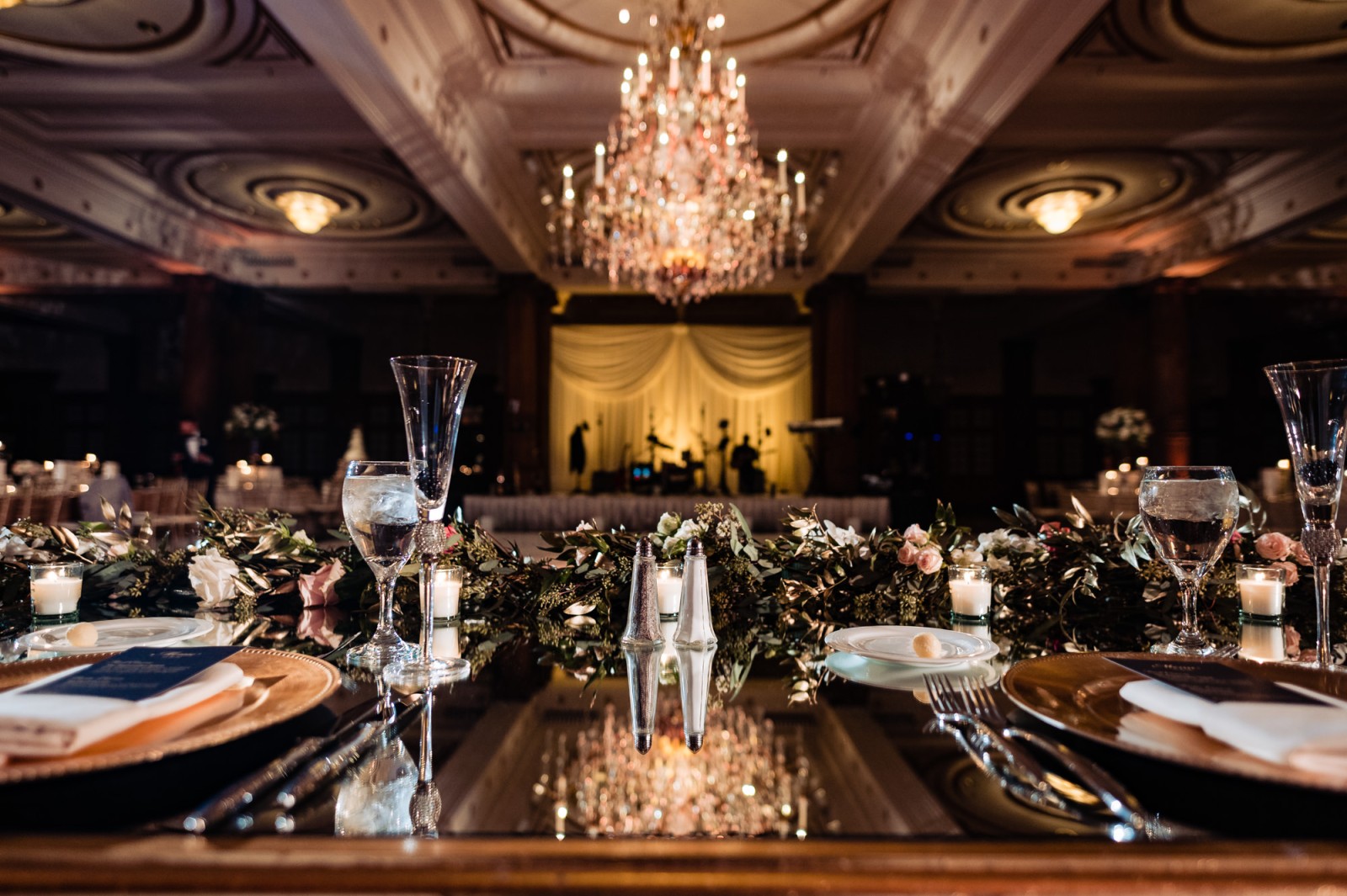 An Elegant Crystal Tea Room Wedding in Philadelphia - Wedding Style ...