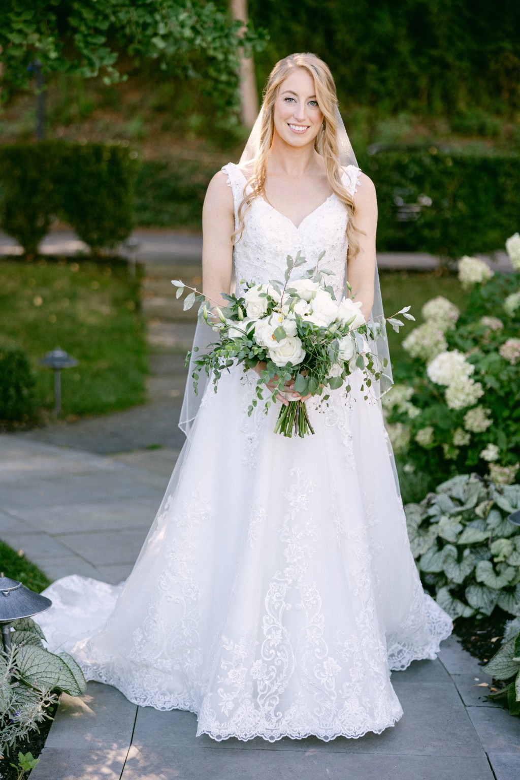 A Storybook Finger Lakes Wedding at the Inn at Taughannock Falls ...
