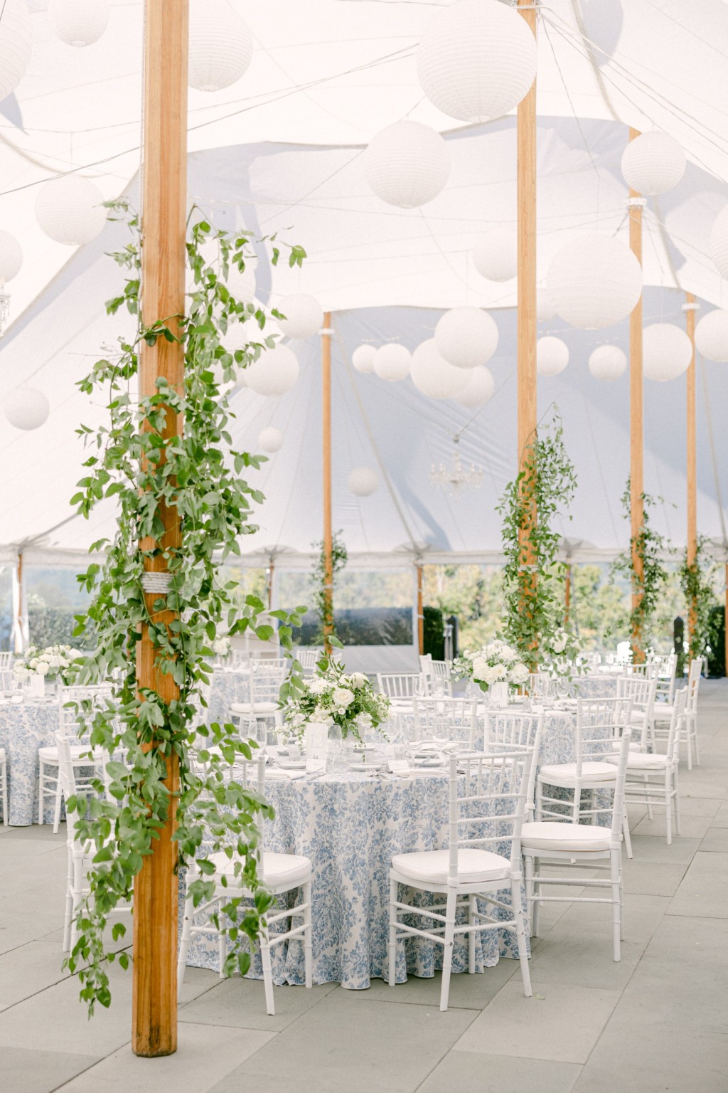 A Storybook Finger Lakes Wedding at the Inn at Taughannock Falls ...