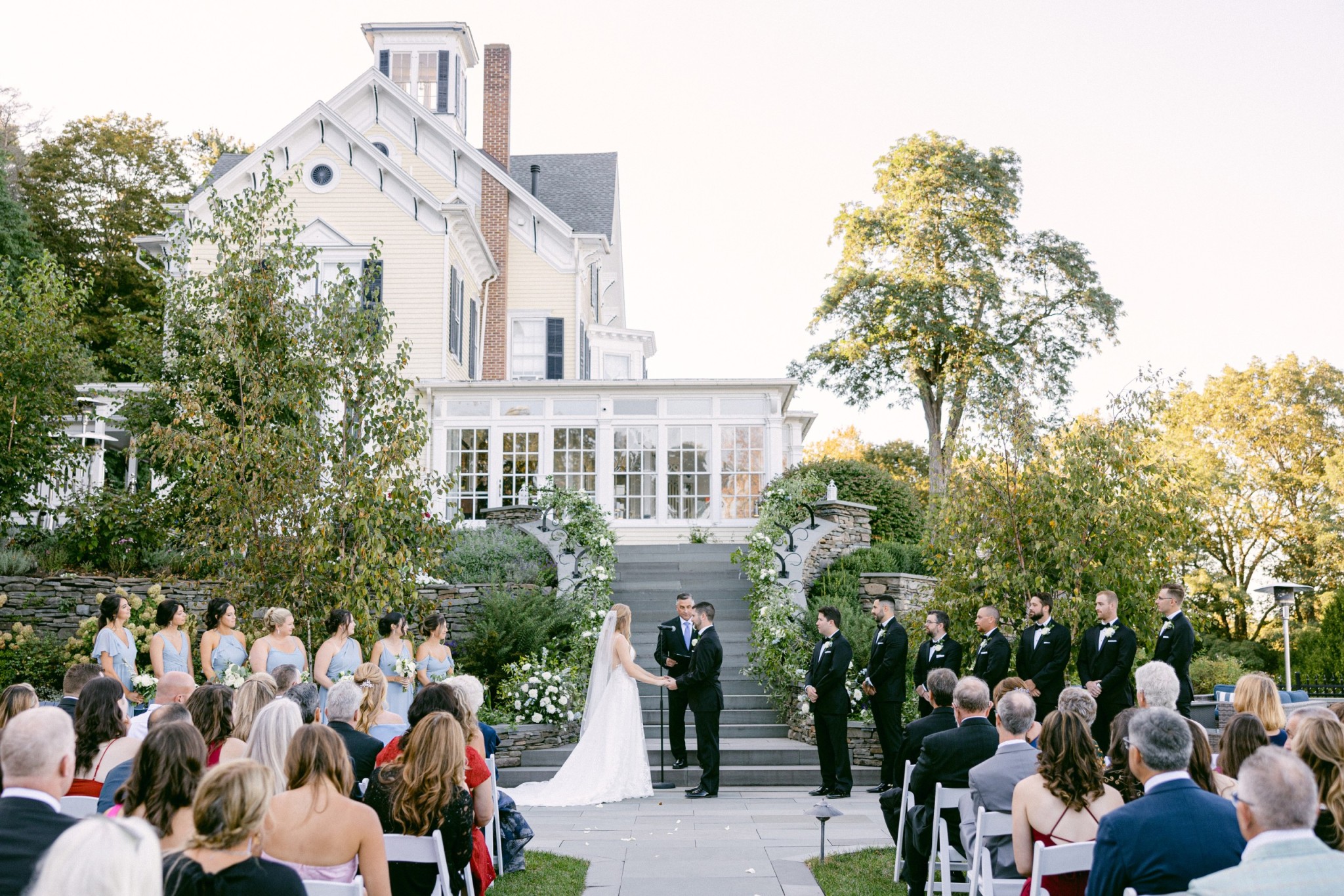 A Storybook Finger Lakes Wedding at the Inn at Taughannock Falls ...