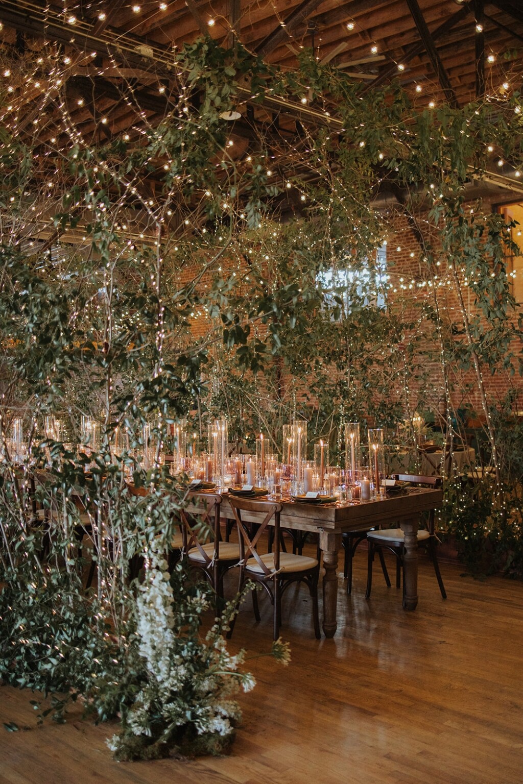A Nontraditional Southern Wedding with a Dark and Cozy Ambiance ...